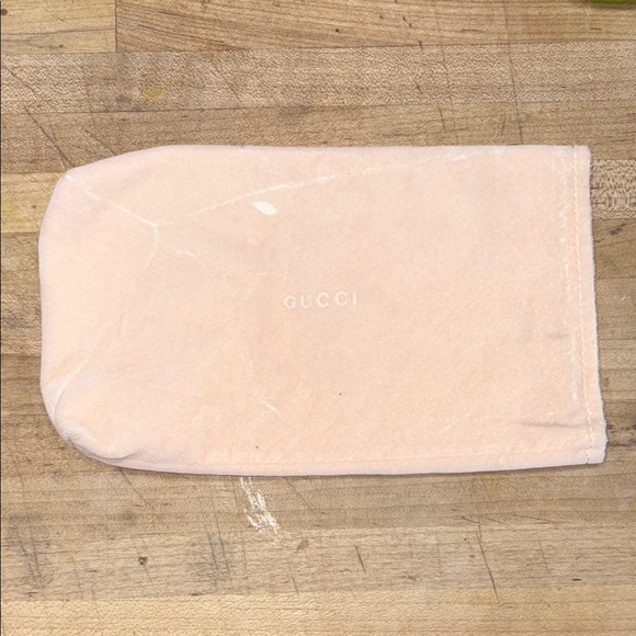 Gucci | Accessories | Gucci Blush Velvet Pouch For Sunglasses Wallet ...